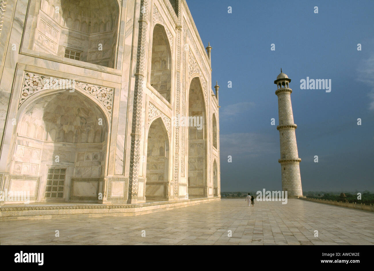 Taj mahal side view hi-res stock photography and images - Alamy