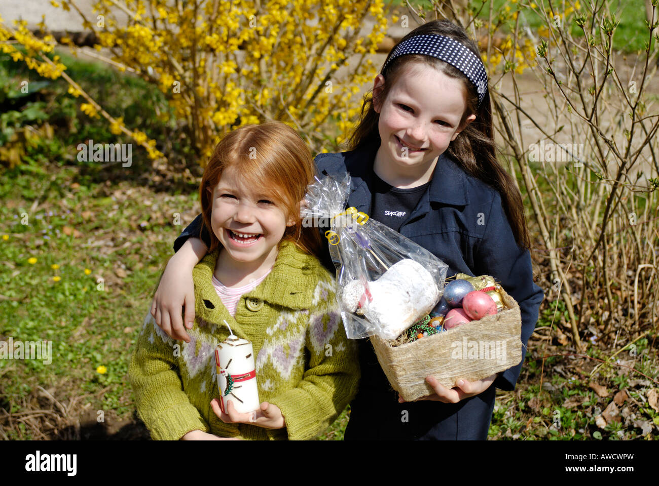 Children easter hi-res stock photography and images - Alamy