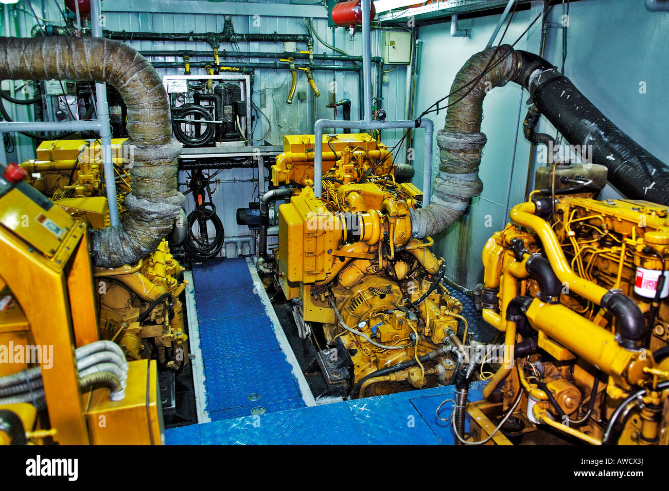 Engine room heaven divingboat saphir egypt hi-res stock photography and ...