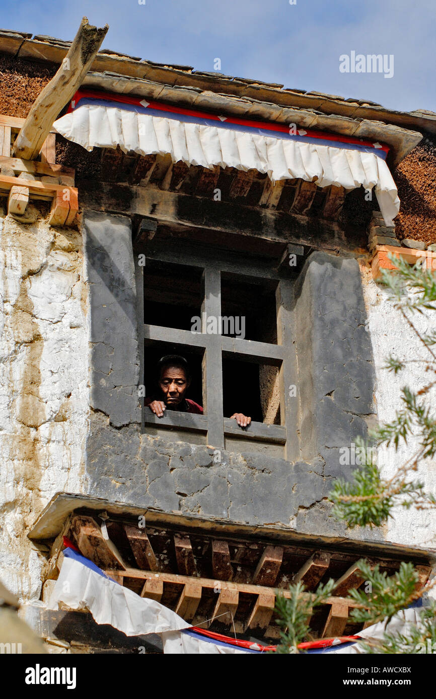 Tibetan house window tibet hi-res stock photography and images - Alamy
