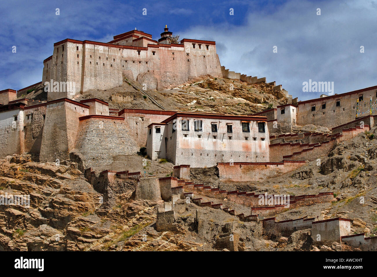 Gyantse castles hi-res stock photography and images - Alamy