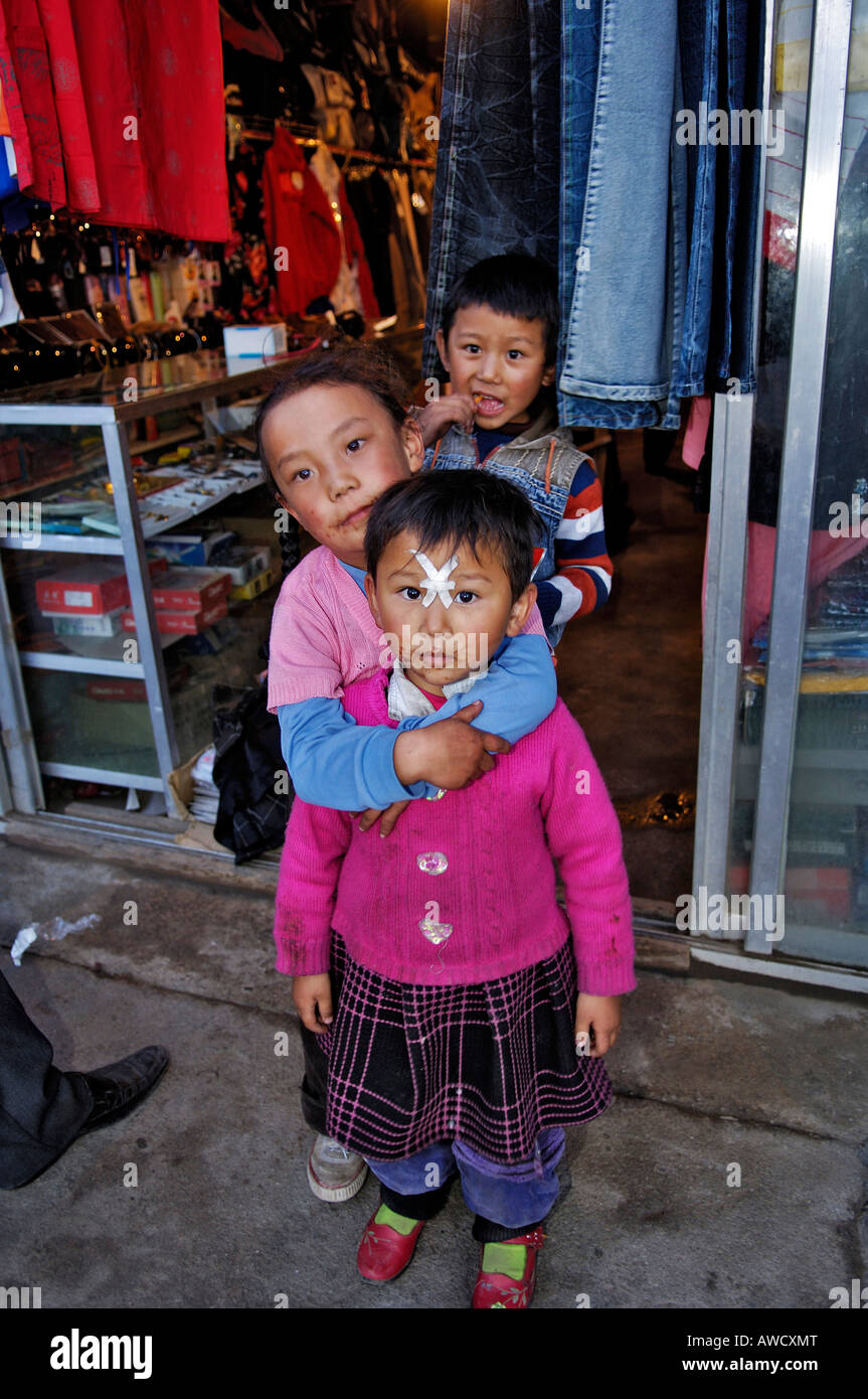 Tibetan children, Dangxiong, Tibet Stock Photo - Alamy