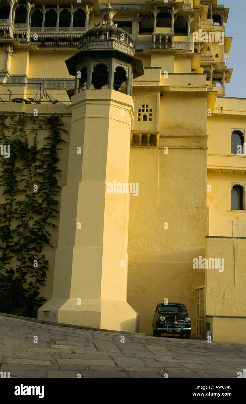 Walls of the Devi Garh Palace hotel in village Delwara near Udaipur in ...