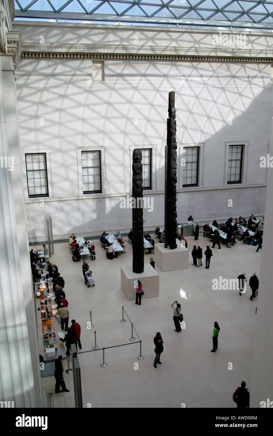 UK Aspect of the main hall at the British Museum London Photo Julio ...