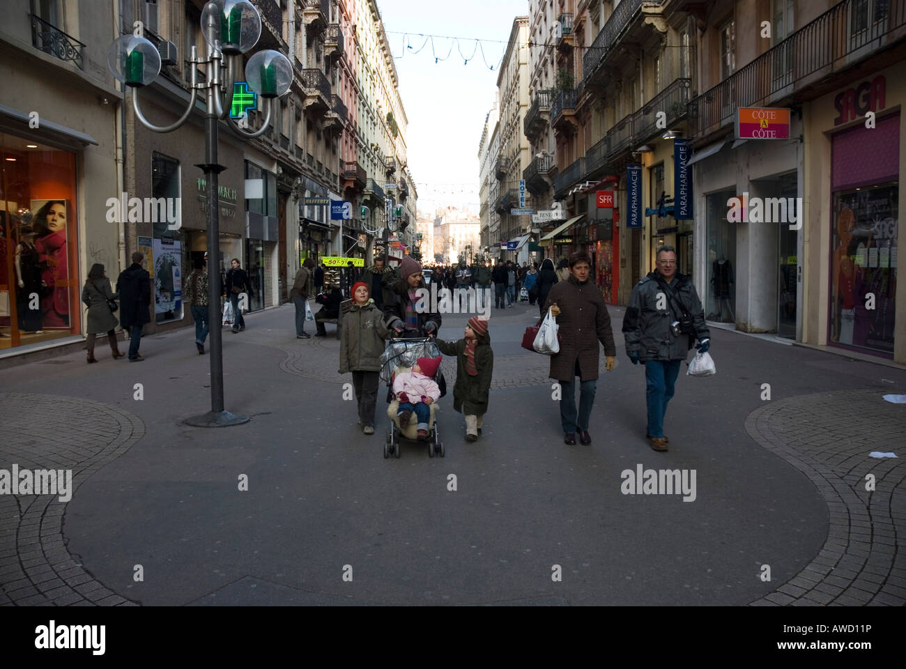 Pedestrian precinct lyon hi-res stock photography and images - Alamy