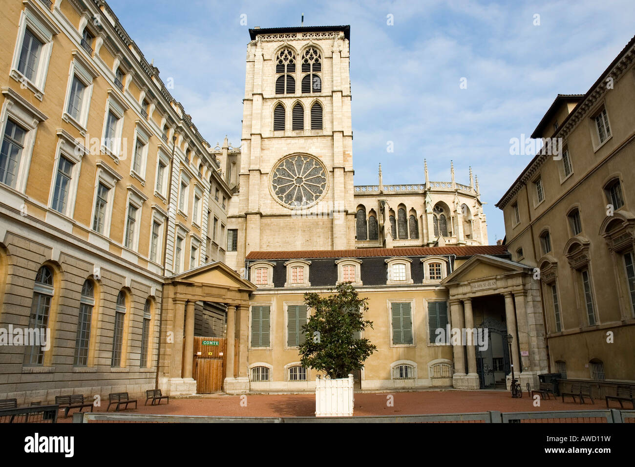 Lyon france churches hi-res stock photography and images - Alamy
