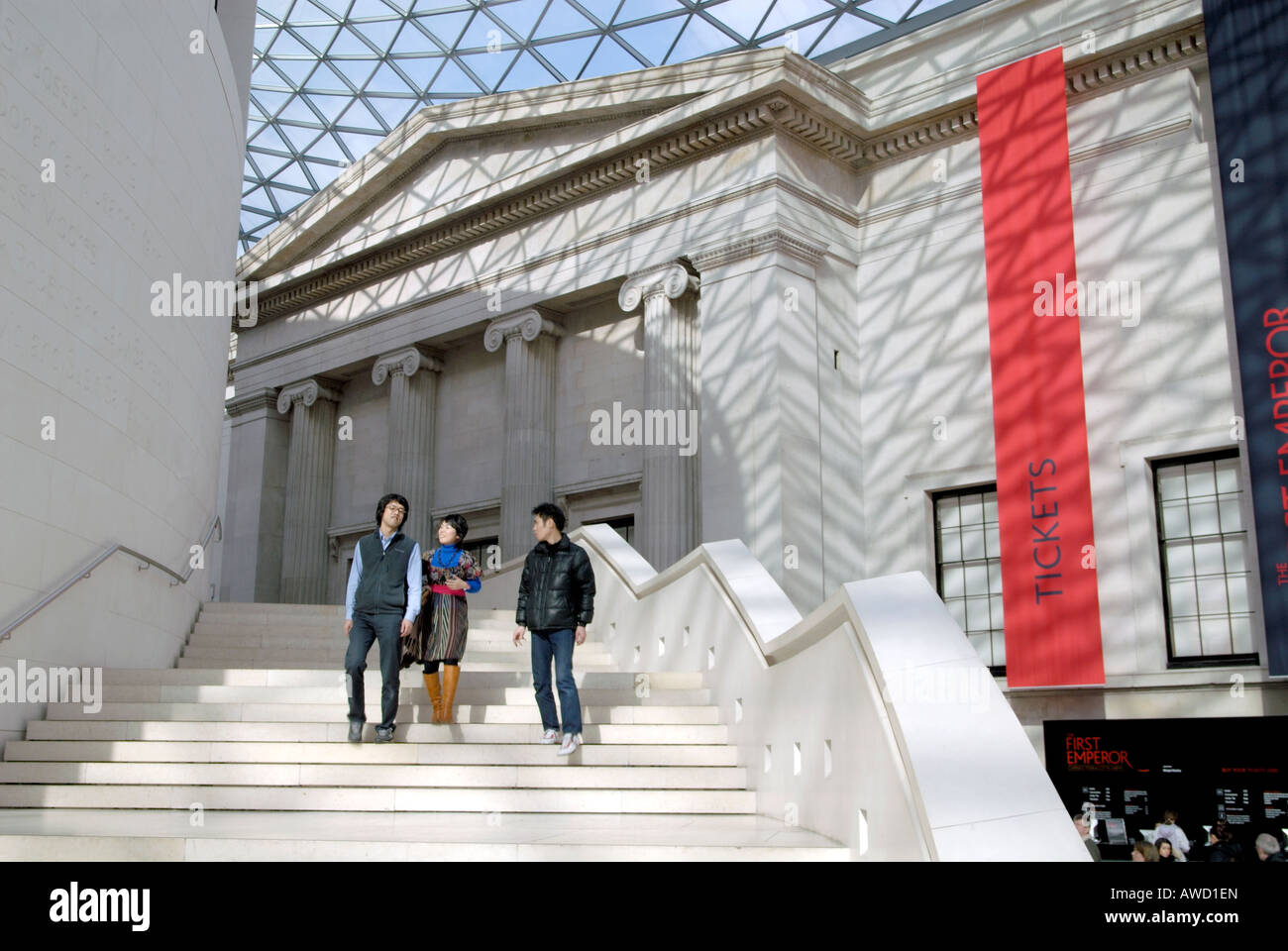 UK Visitors to the British Museum, London Photo Julio Etchart Stock ...