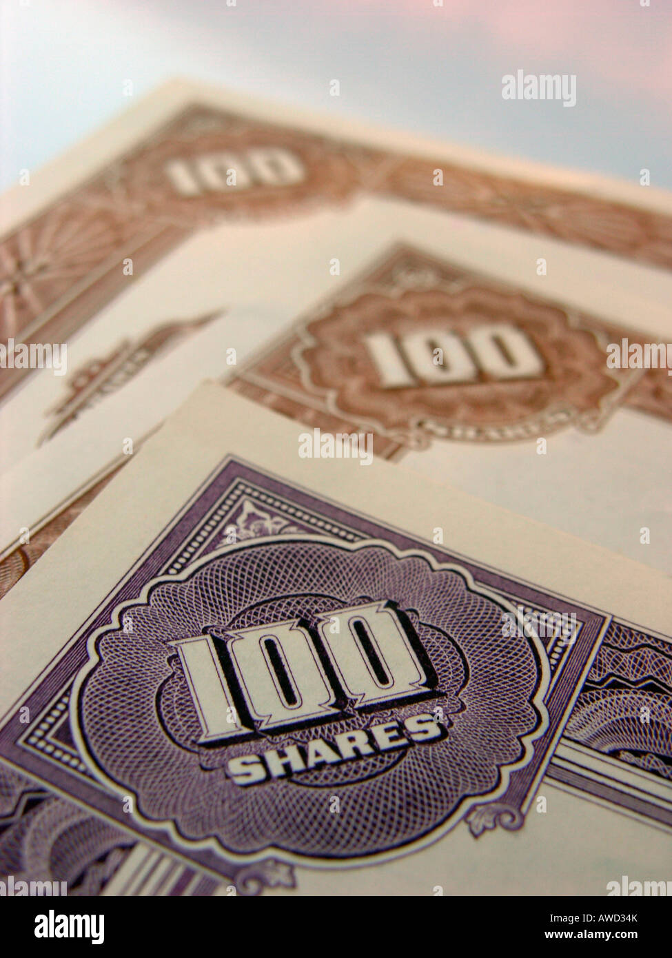 Bonus shares hi-res stock photography and images - Alamy