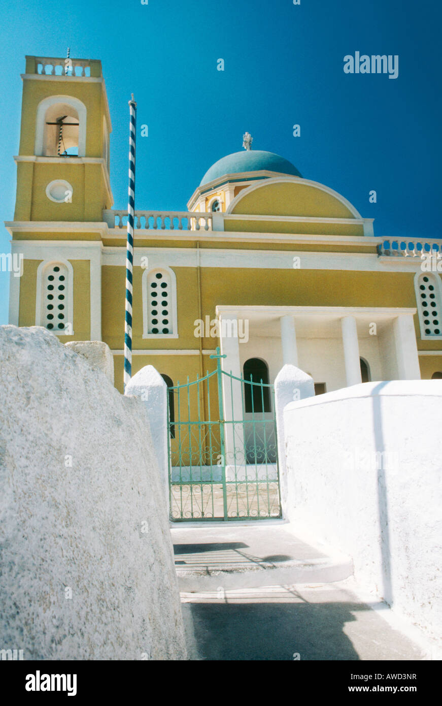 Yellow chapel hi-res stock photography and images - Alamy