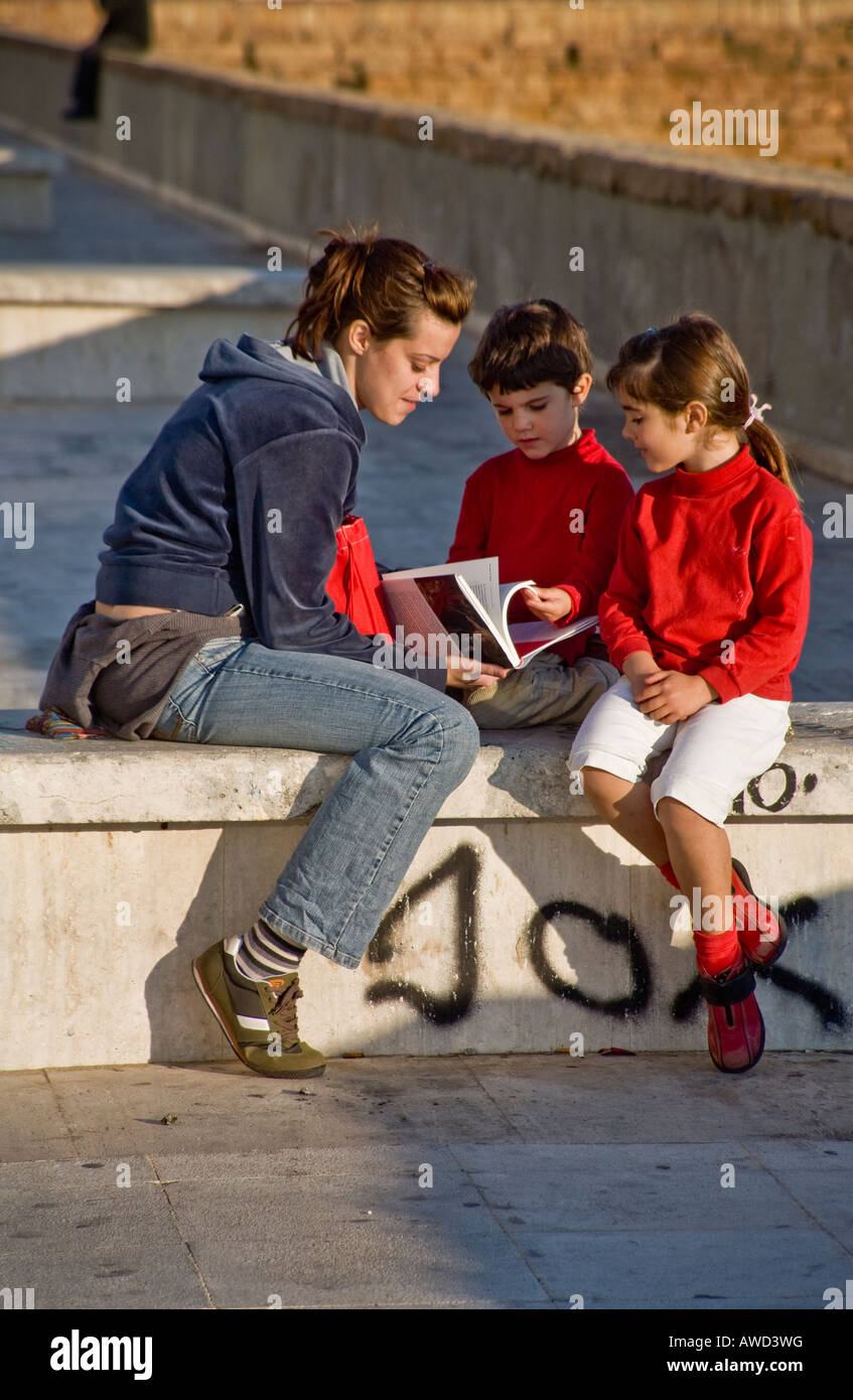 Dressed identical identically hi-res stock photography and images - Alamy