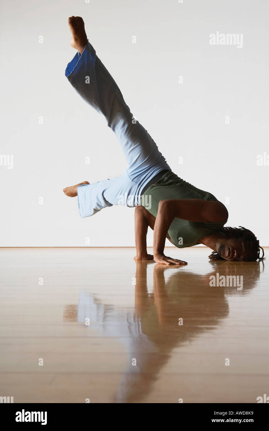 Breakdance rehearsal hi-res stock photography and images - Alamy