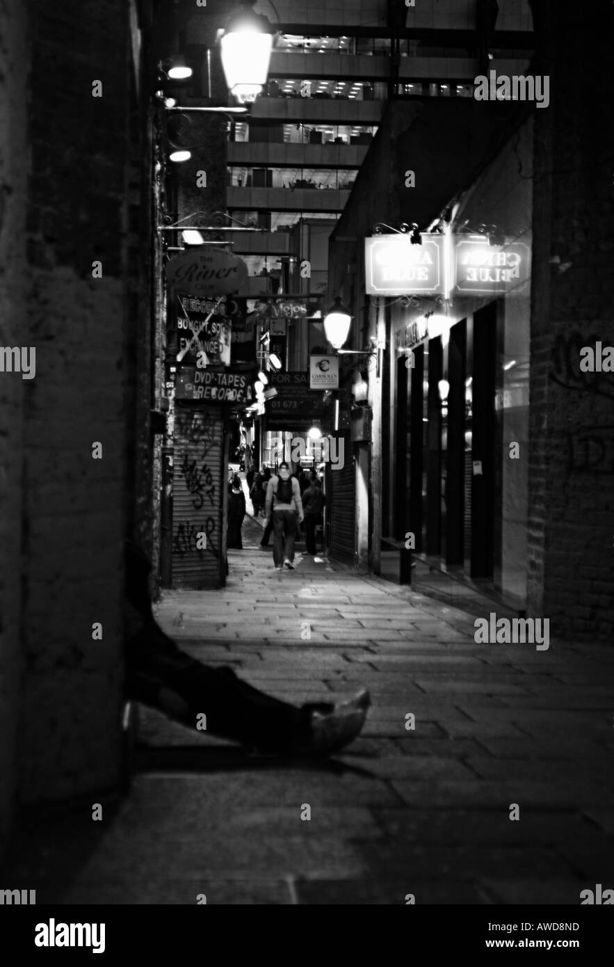 City alley way in Dublin Ireland Stock Photo - Alamy