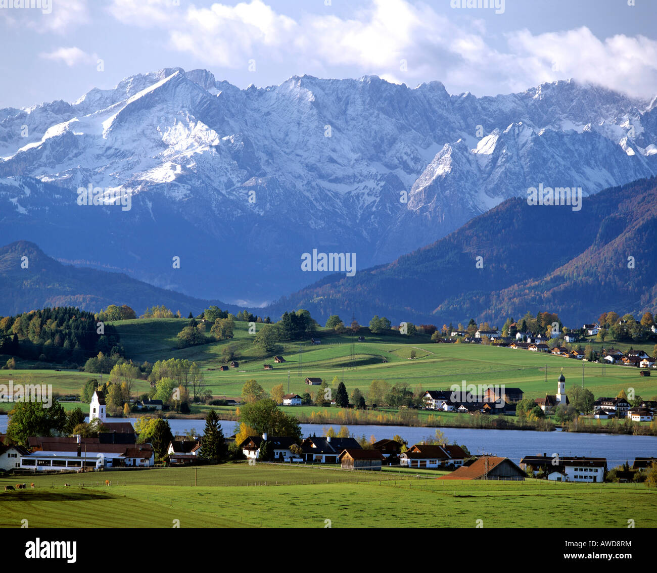 Riegsee or Rieg Lake, autumn landscape, Wetterstein Range, Upper ...