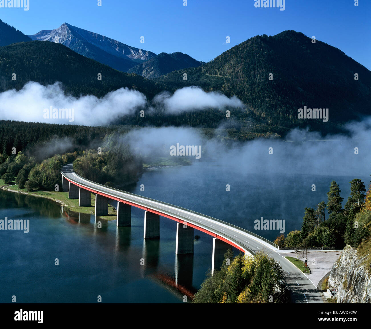 Sylvenstein bridge, Sylvenstein reservoir, autumn, Isar, Upper Bavaria ...