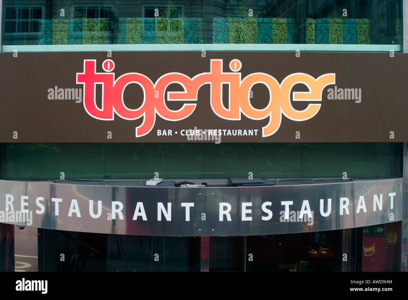 Tiger bar hi-res stock photography and images - Alamy