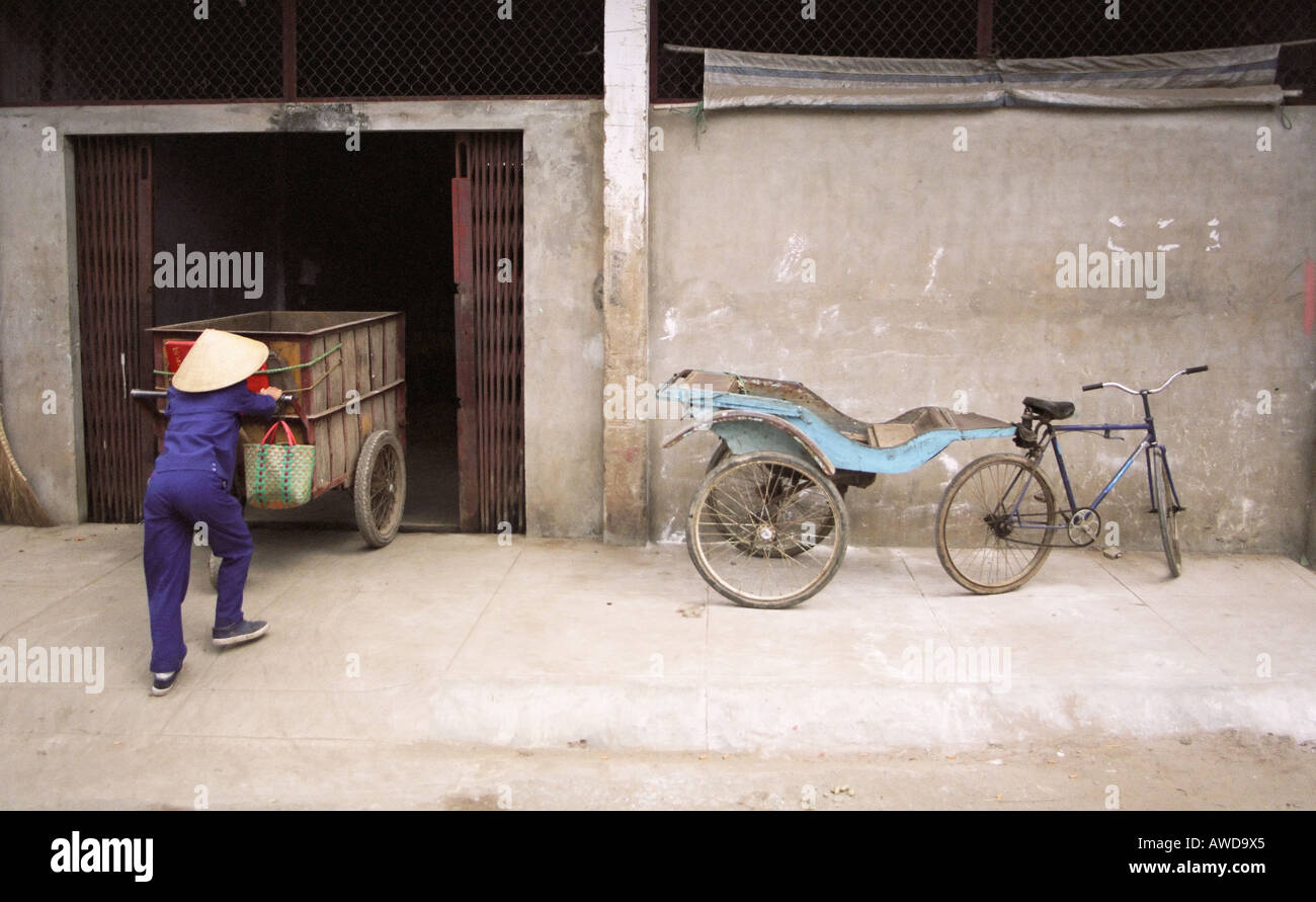 Trailer trash woman hi-res stock photography and images - Alamy