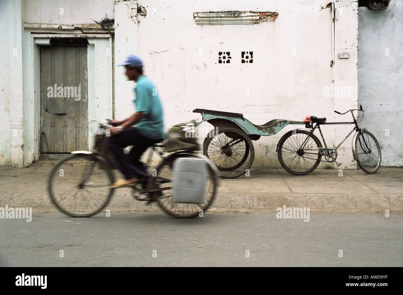 Ben tre bicycle hi-res stock photography and images - Alamy