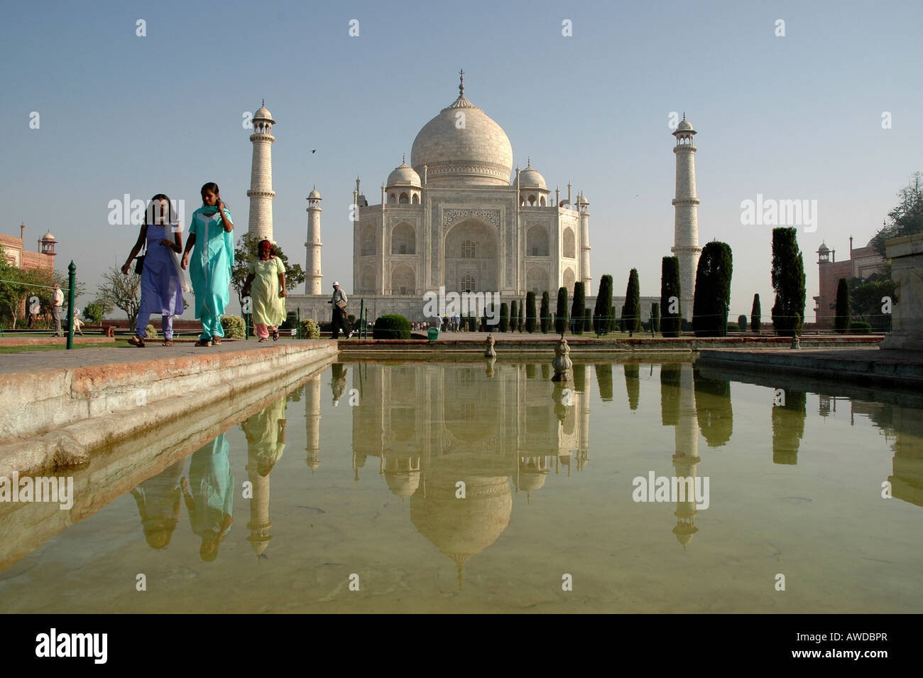 Taj mahal day light hi-res stock photography and images - Alamy