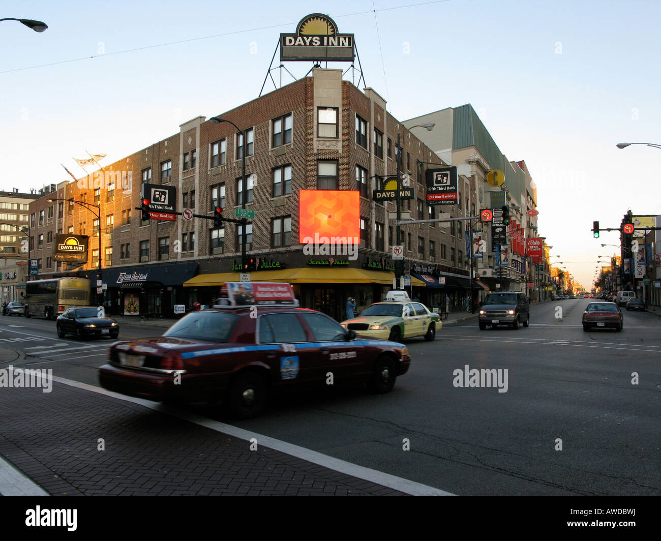 Chicago Illinois intersection Stock Photo - Alamy