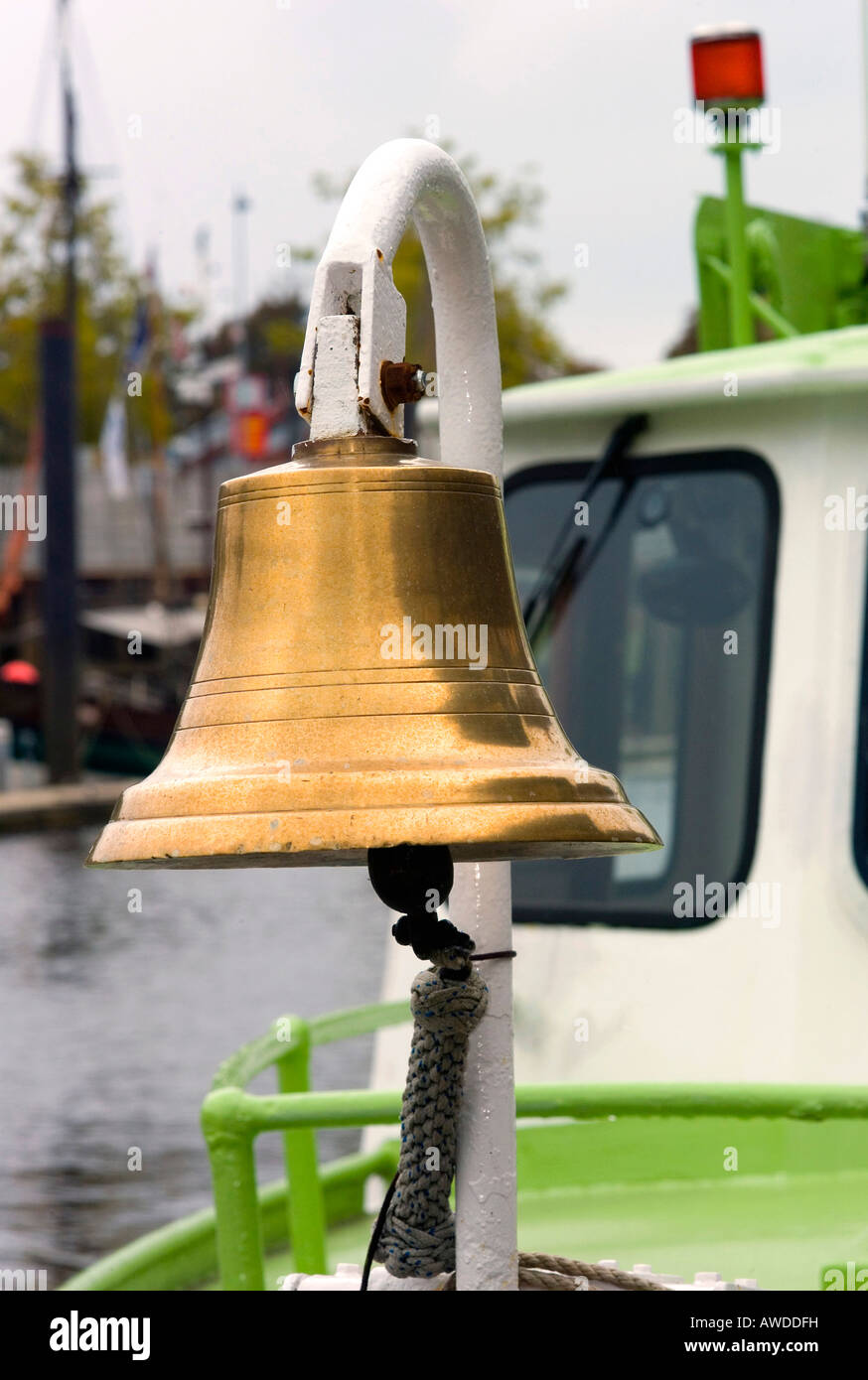 Ships bell bells ships hi-res stock photography and images - Alamy