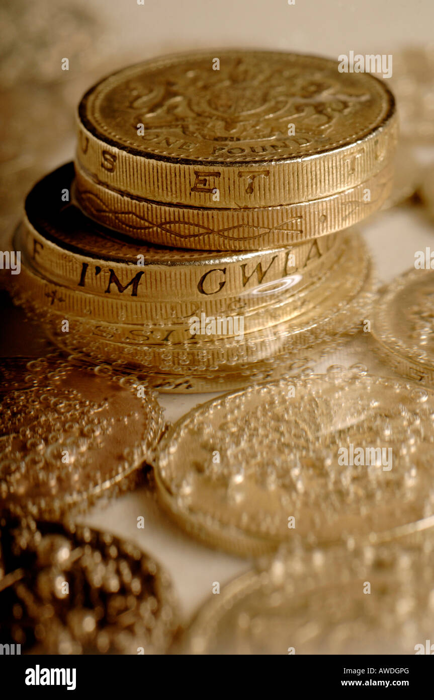 generic of shiny british pound coins Stock Photo - Alamy