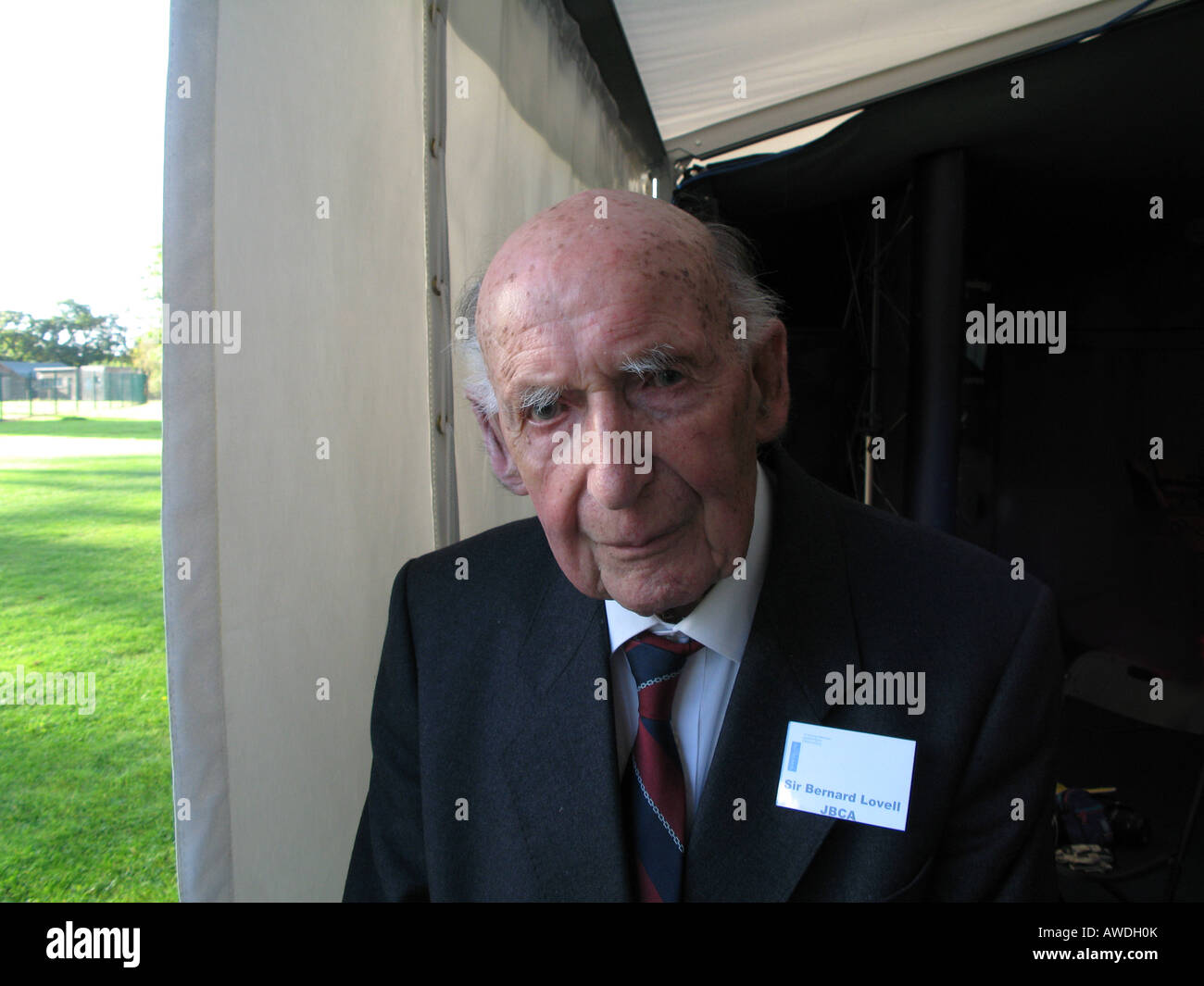 Sir bernard lovell hi-res stock photography and images - Alamy
