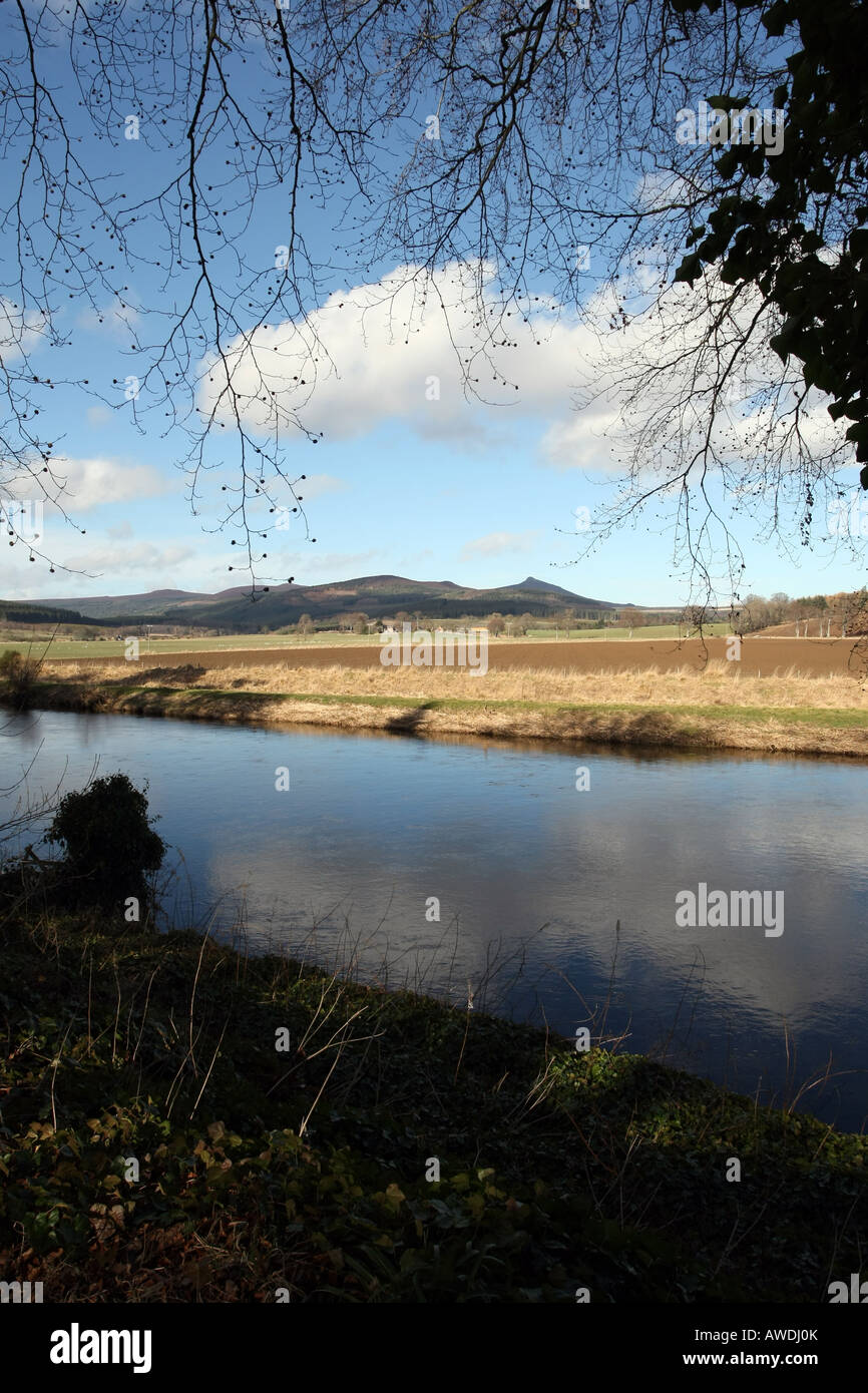 The River Don in Aberdeenshire, Scotland, UK, with a backdrop of the ...