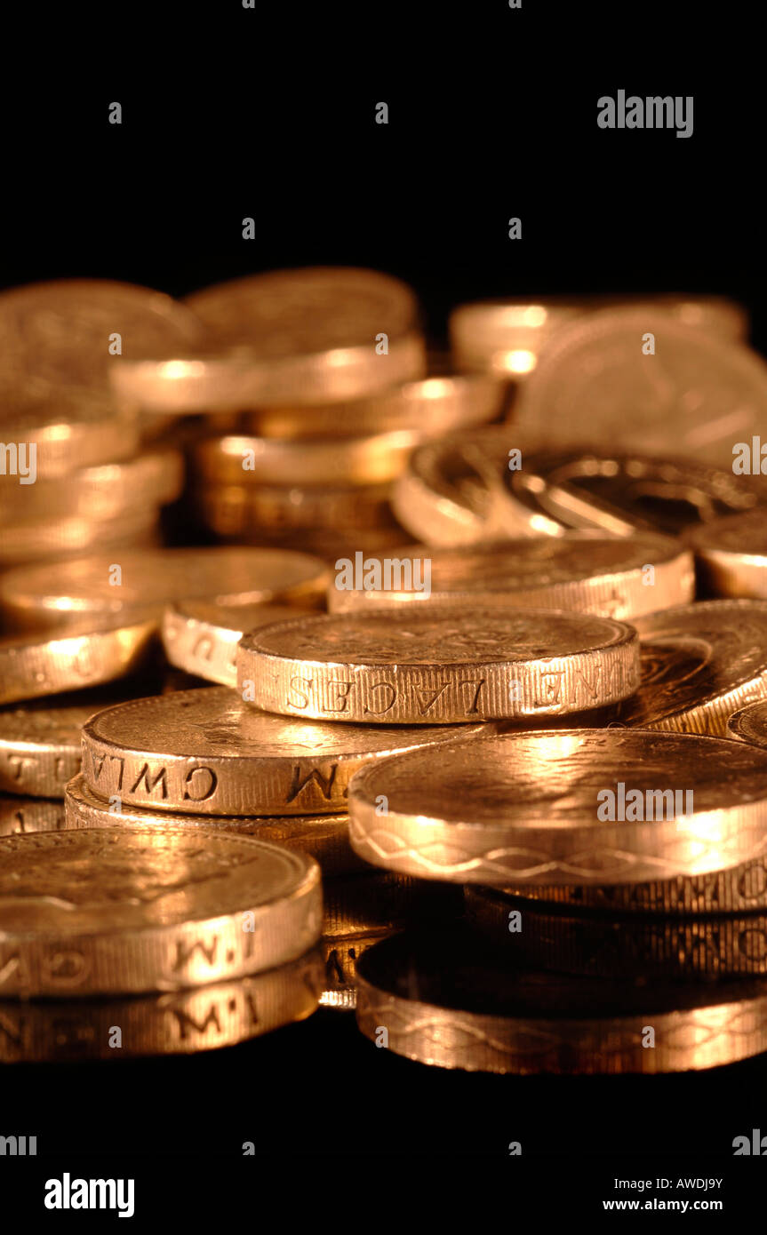 generic of shiny british pound coins Stock Photo - Alamy