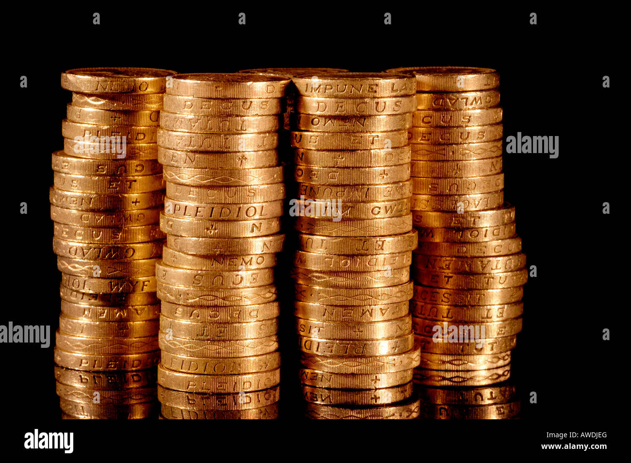 generic of shiny british pound coins Stock Photo - Alamy