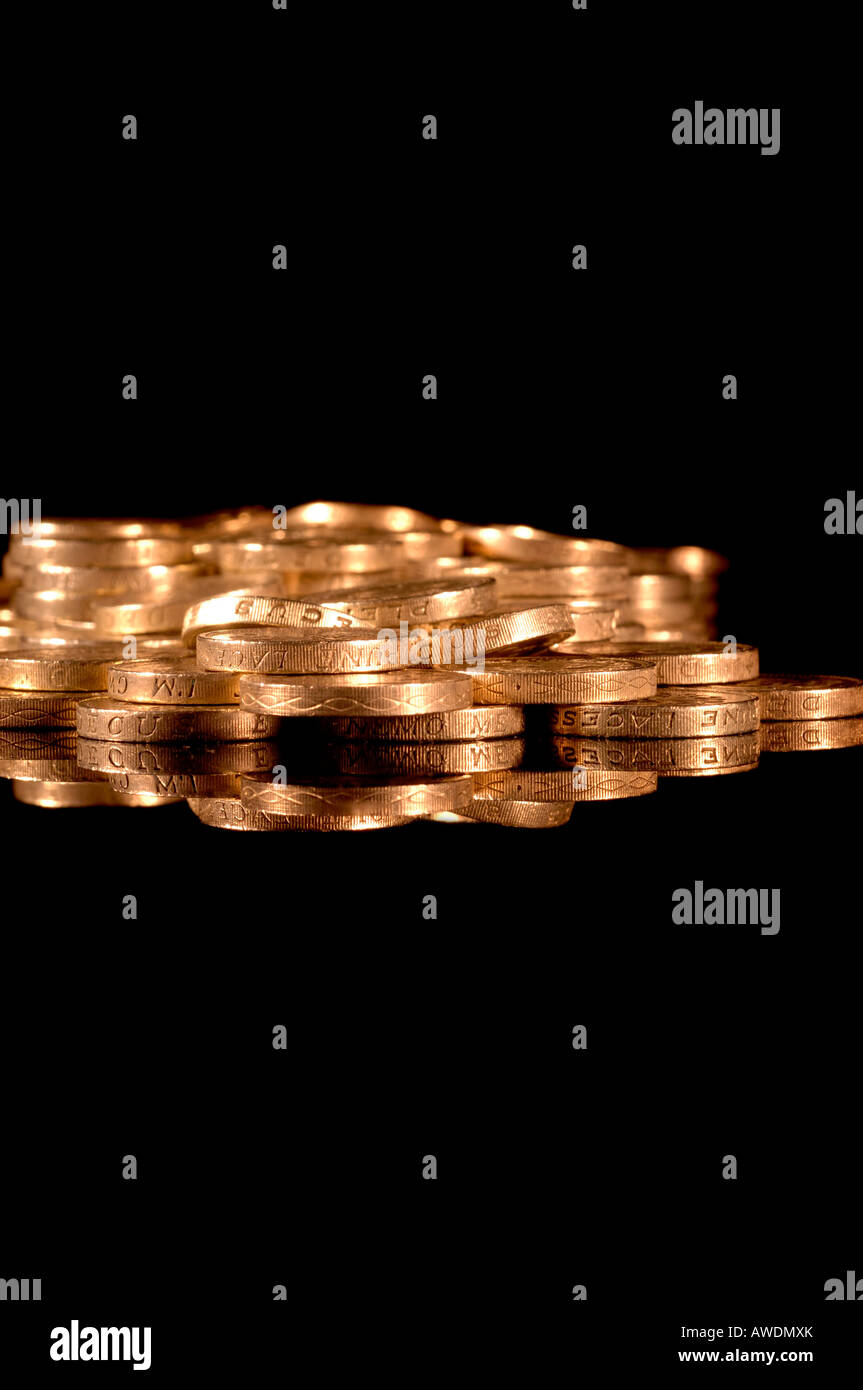 generic of shiny british pound coins Stock Photo - Alamy