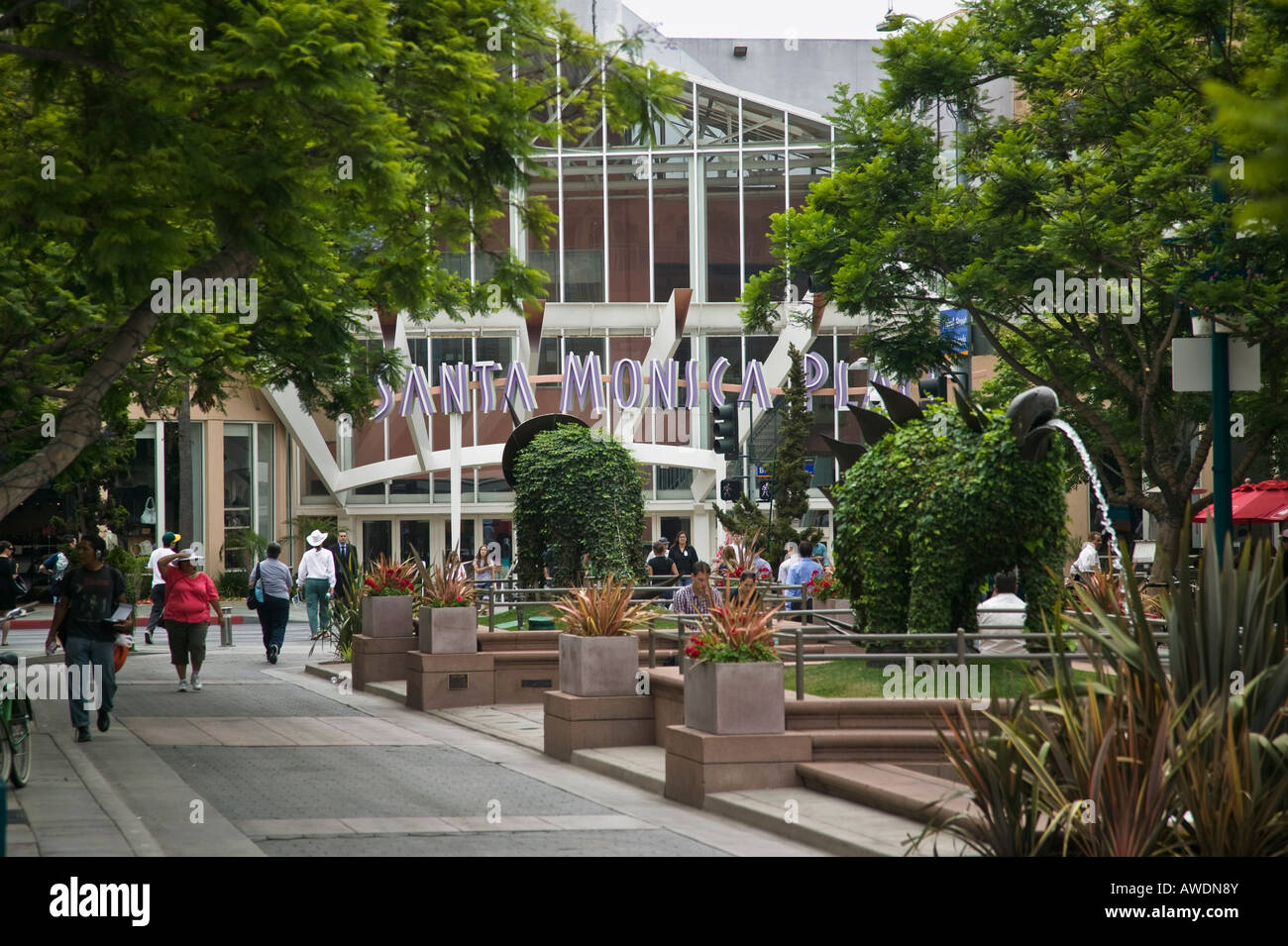 Downtown santa monica hi-res stock photography and images - Alamy