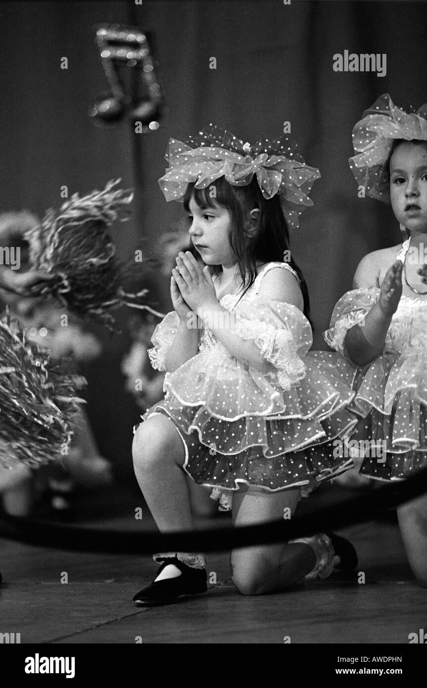 Children in a school performance hi-res stock photography and images ...