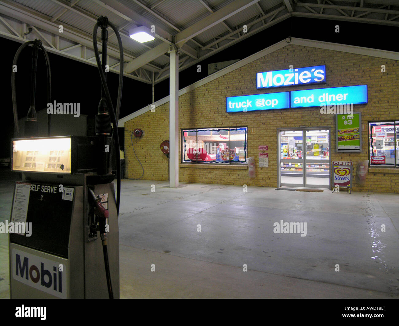Shell petrol australia hi-res stock photography and images - Alamy