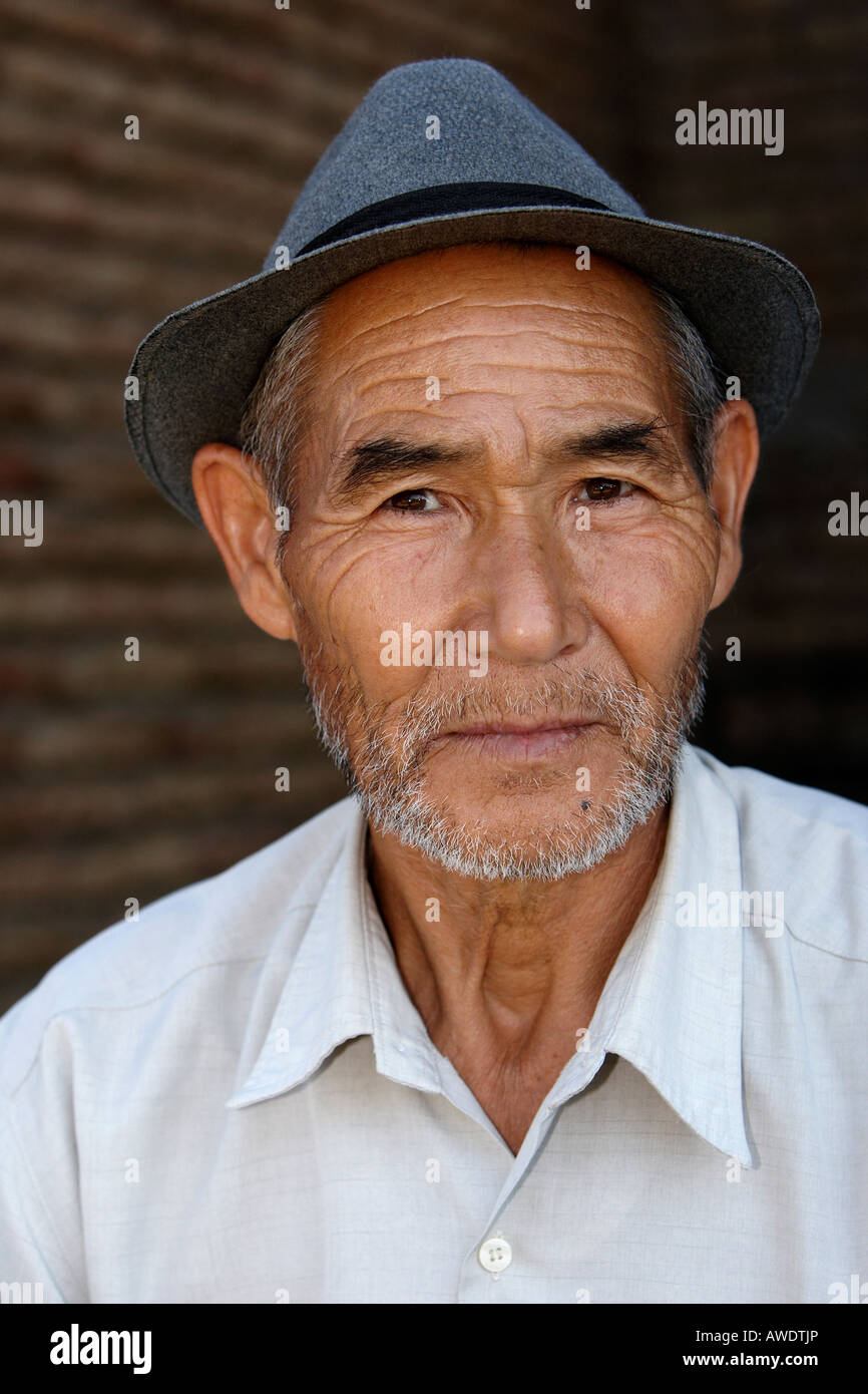 old man with hat Stock Photo - Alamy