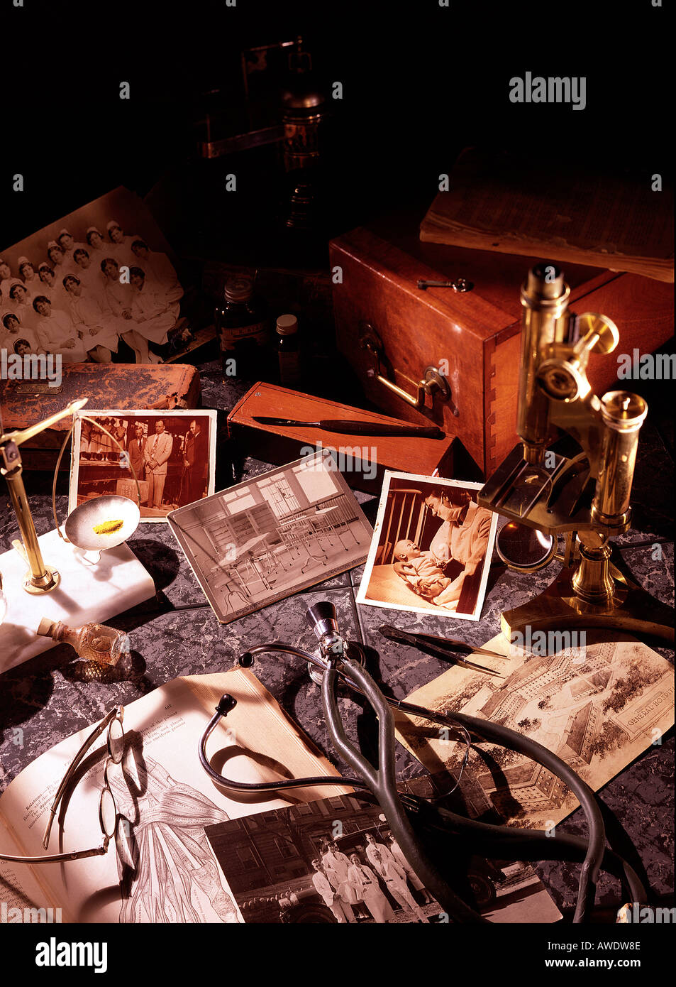 Antique medical equipment hi-res stock photography and images - Alamy