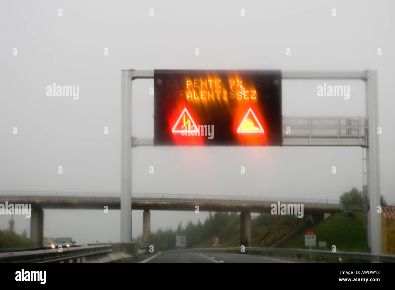 Motorway matrix sign hi-res stock photography and images - Alamy