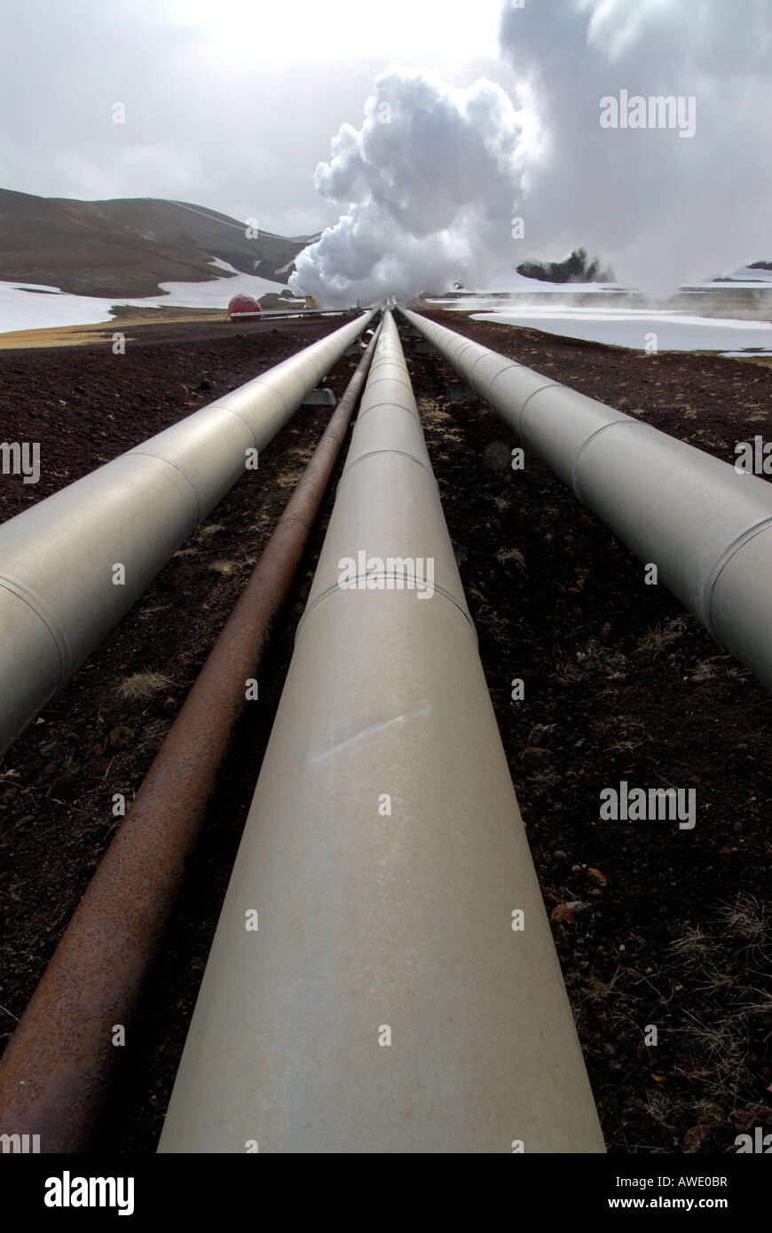 Insulated high pressure steam pipelines from boreholes to turbines at ...