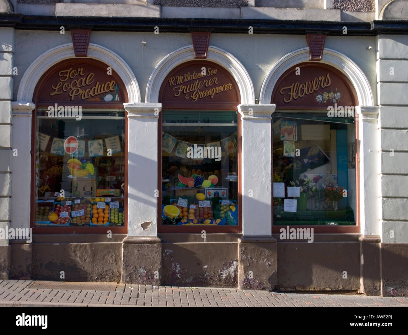 Three arches shop window, Nairn Stock Photo - Alamy