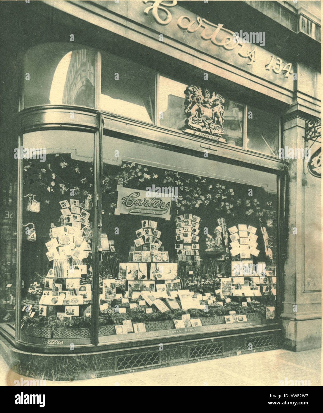 1930s shop window hi-res stock photography and images - Alamy