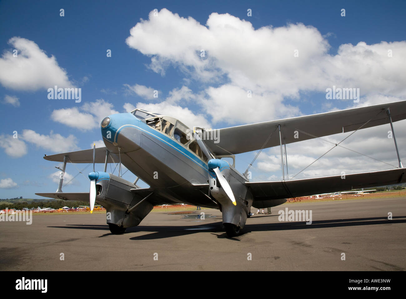 Twin prop vintage plane hi-res stock photography and images - Alamy