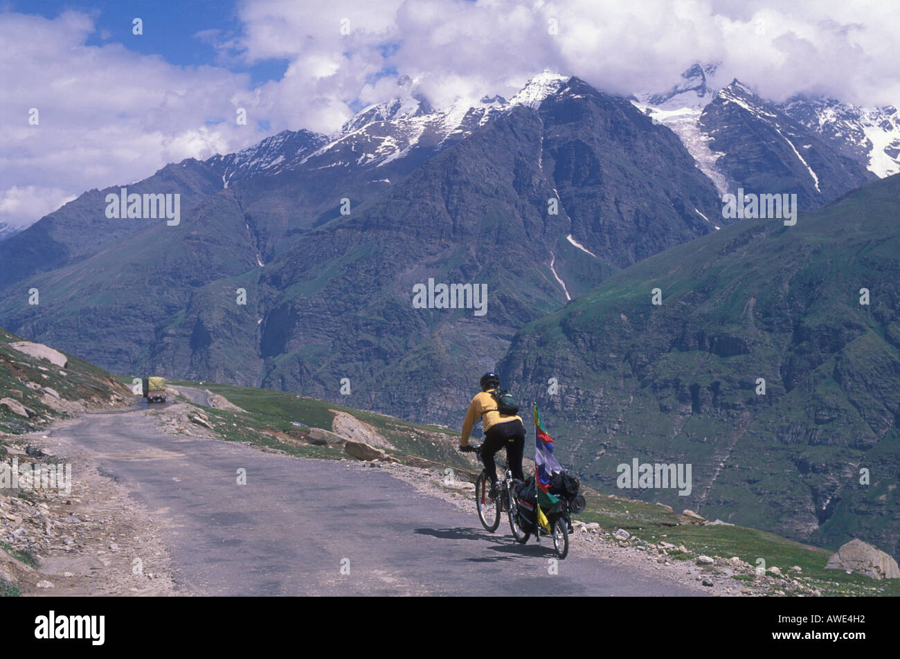 Mountain bike touring, Northern India Stock Photo - Alamy
