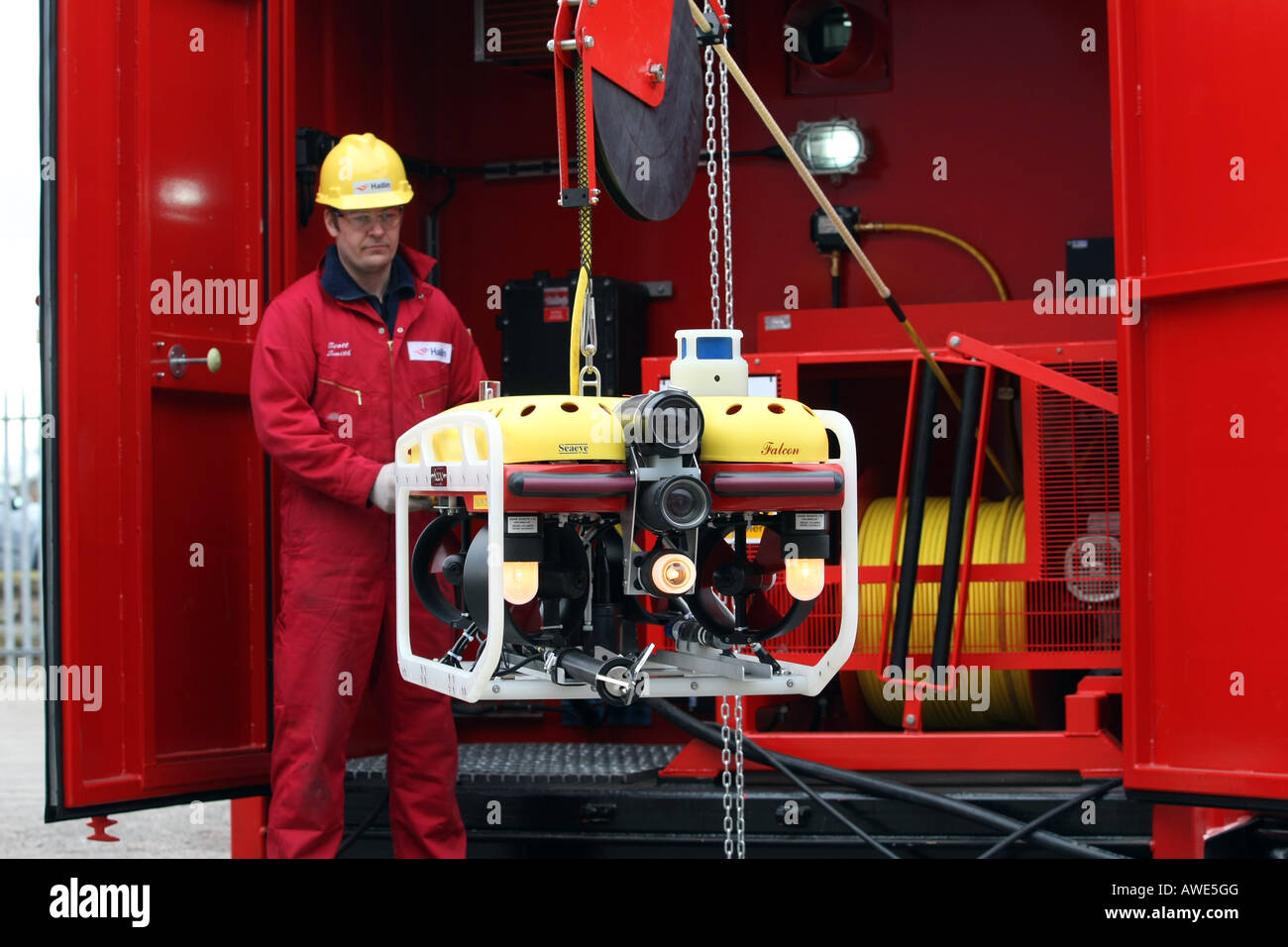 Remotely operated underwater vehicle hi-res stock photography and ...