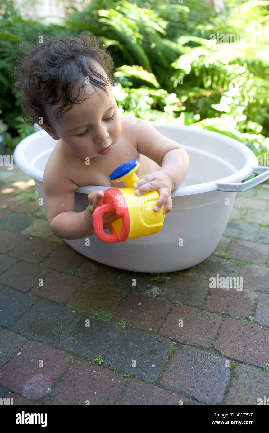 Bathtub outside hi-res stock photography and images - Alamy