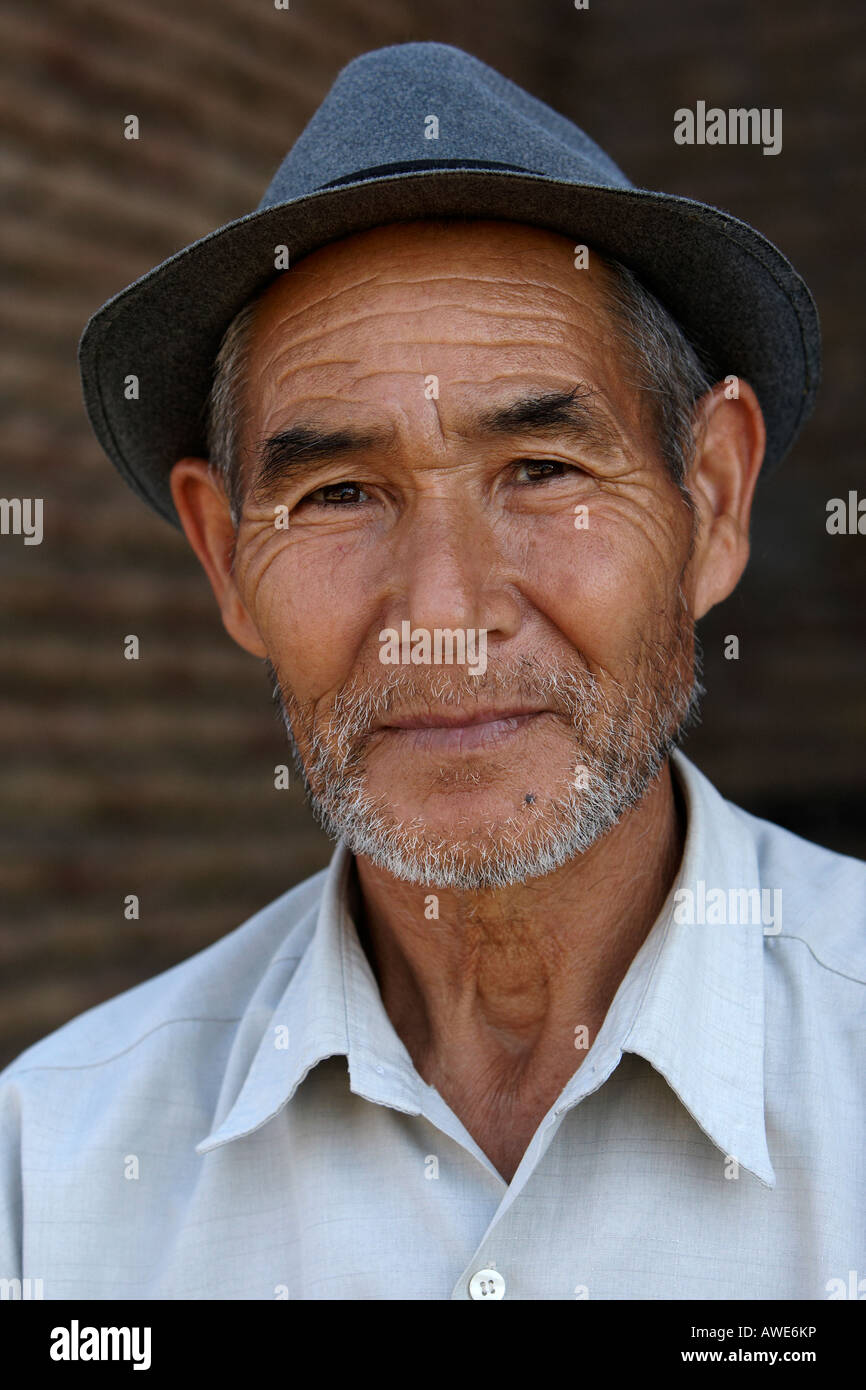 old man with hat Stock Photo - Alamy