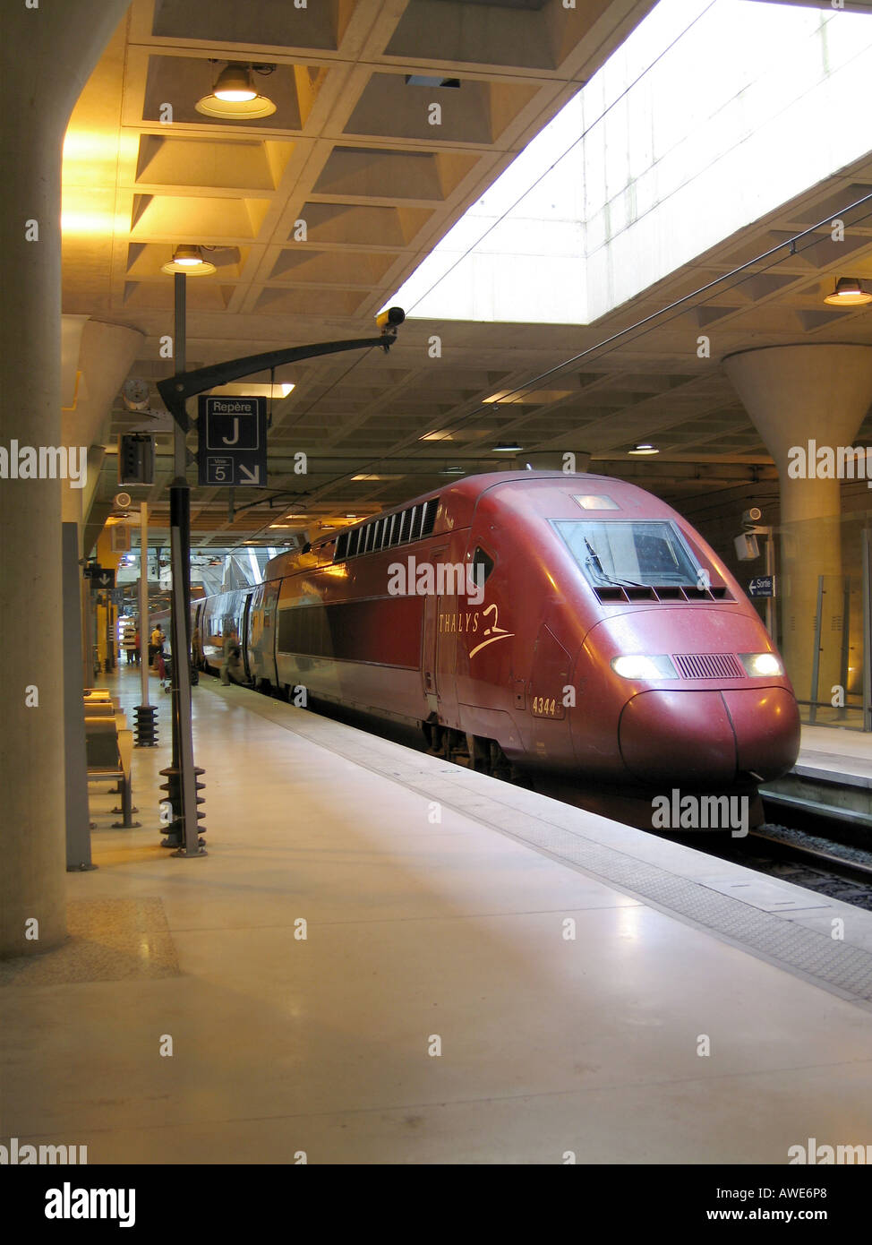 Thalys train in the station Stock Photo - Alamy