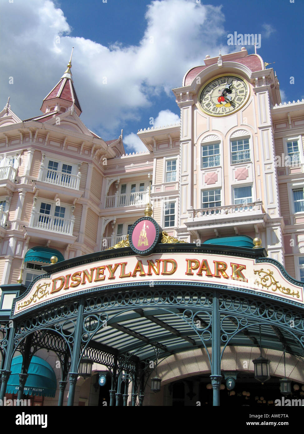 Disney hi-res stock photography and images - Alamy