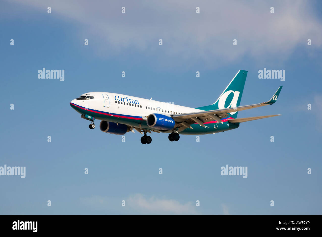 A Boeing B737 series 700 of Air Tran on final approach Stock Photo - Alamy