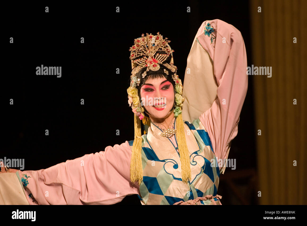 Stage artists hi-res stock photography and images - Alamy