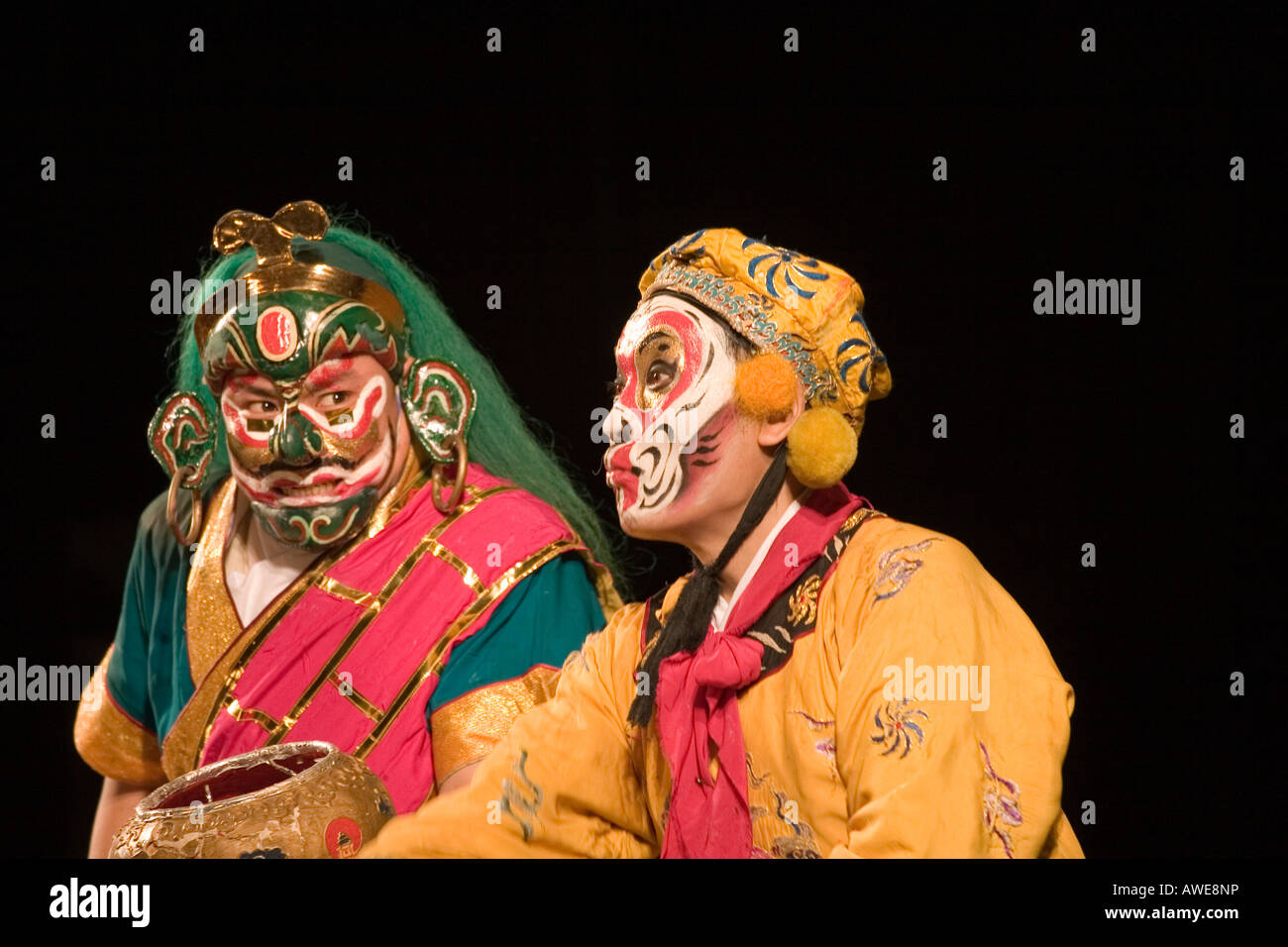 Stage artists hi-res stock photography and images - Alamy