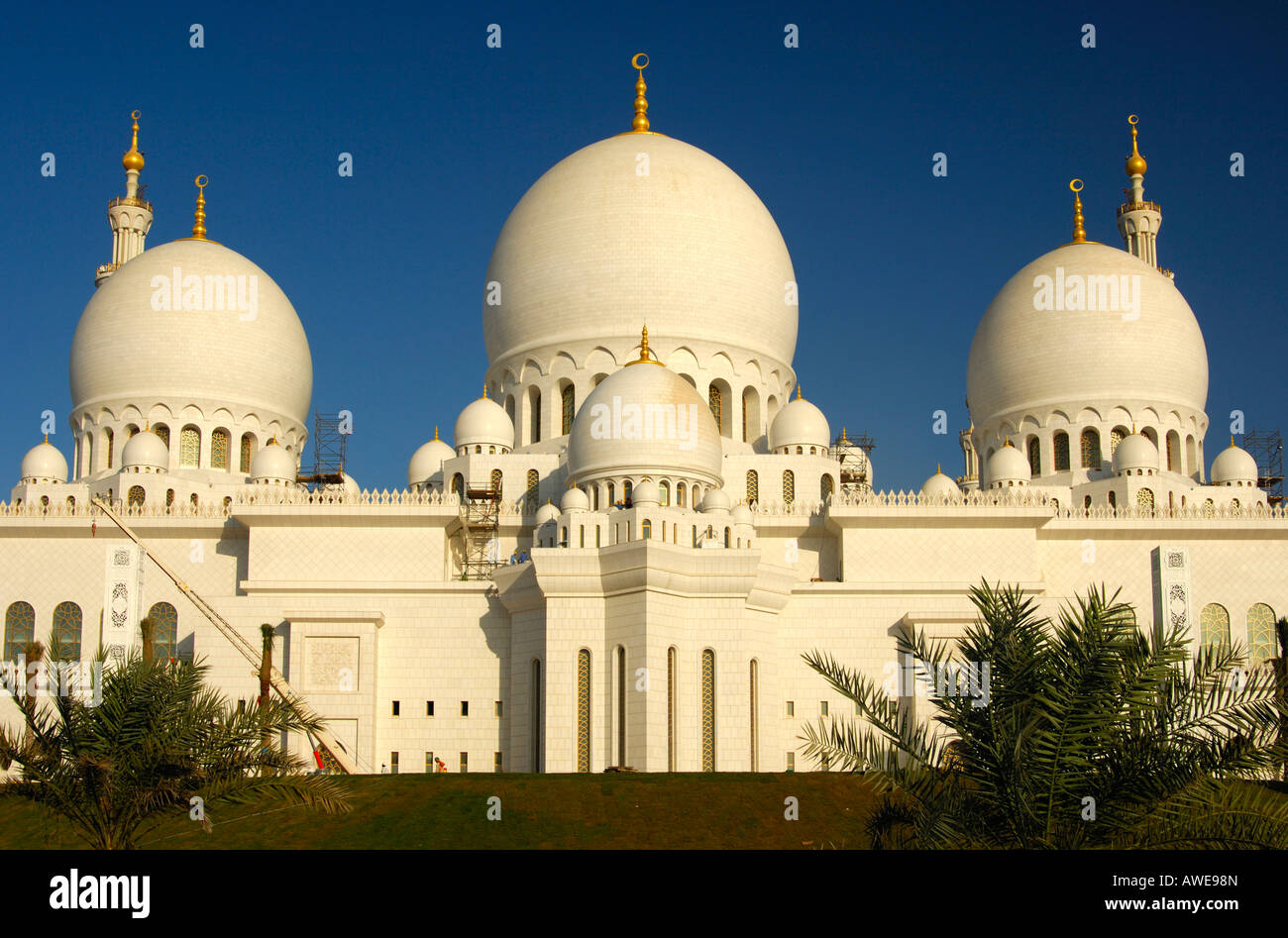 Sheikh Zayed Bin Sultan Al Nahyan Mosque, Great Mosque, frontal view ...